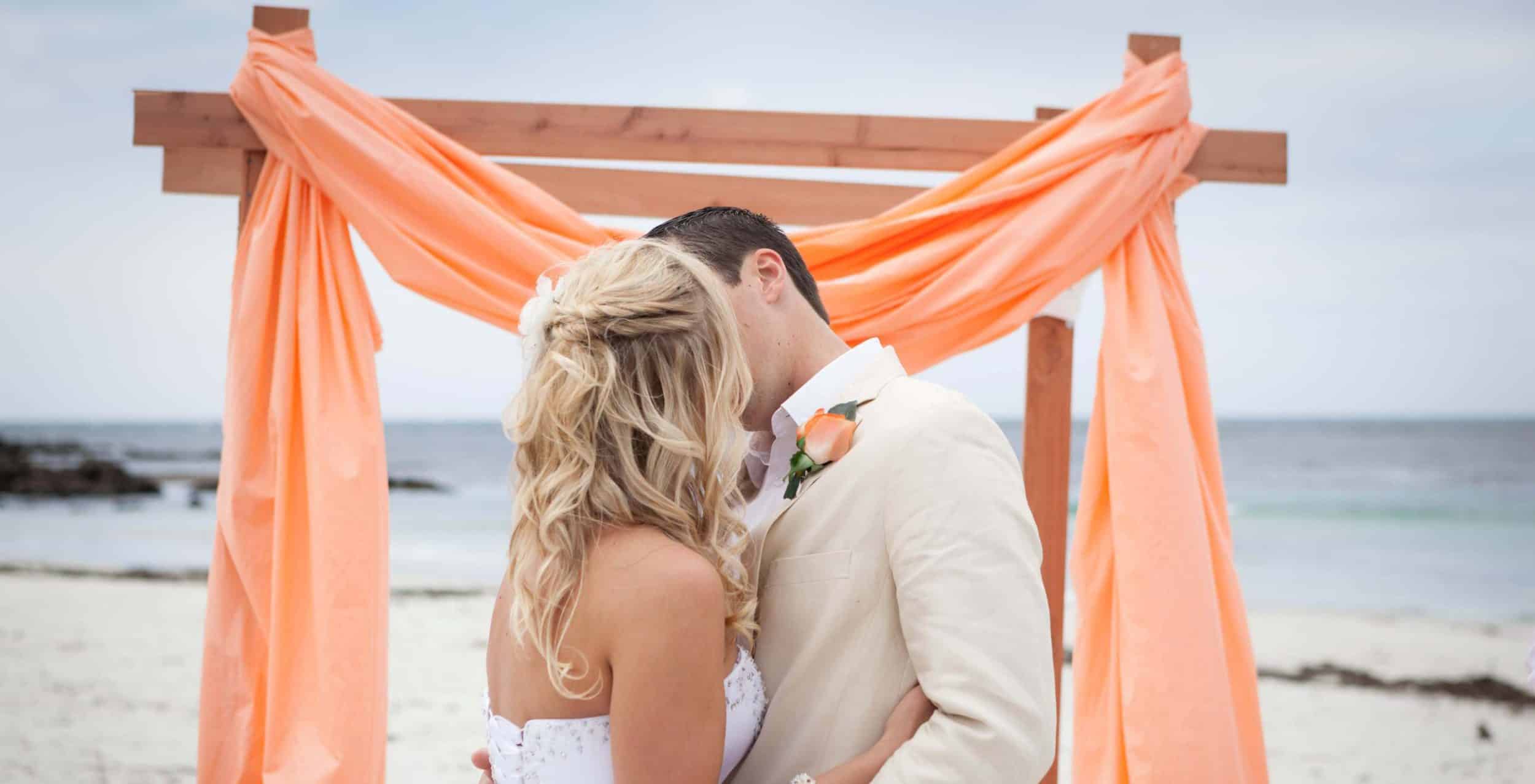 All-Inclusive Elopement Packages in Gorgeous Outdoor Locations